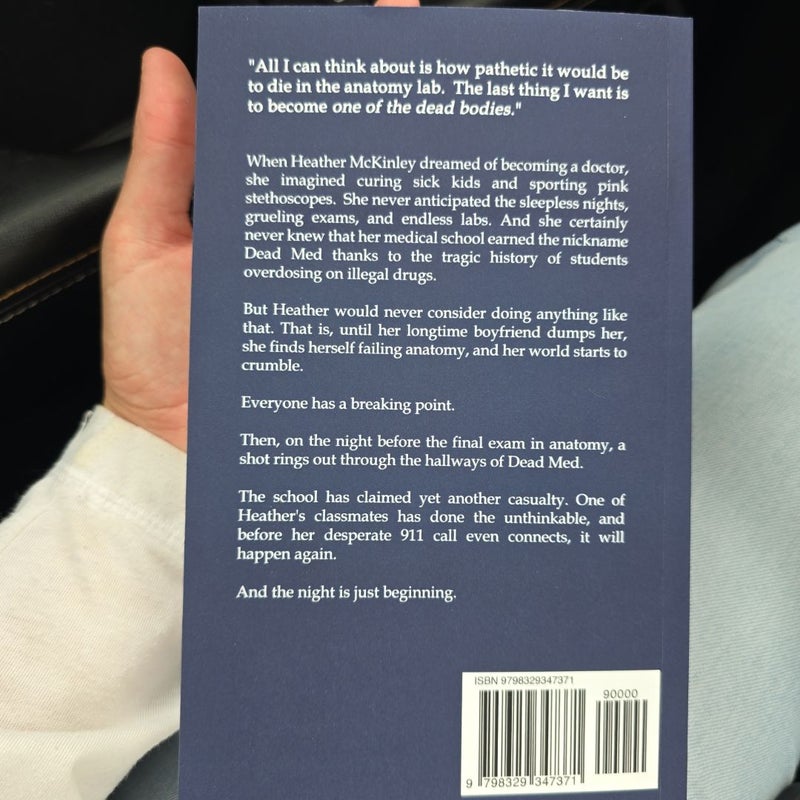 Dead Med by Freida McFadden , Paperback | Pangobooks