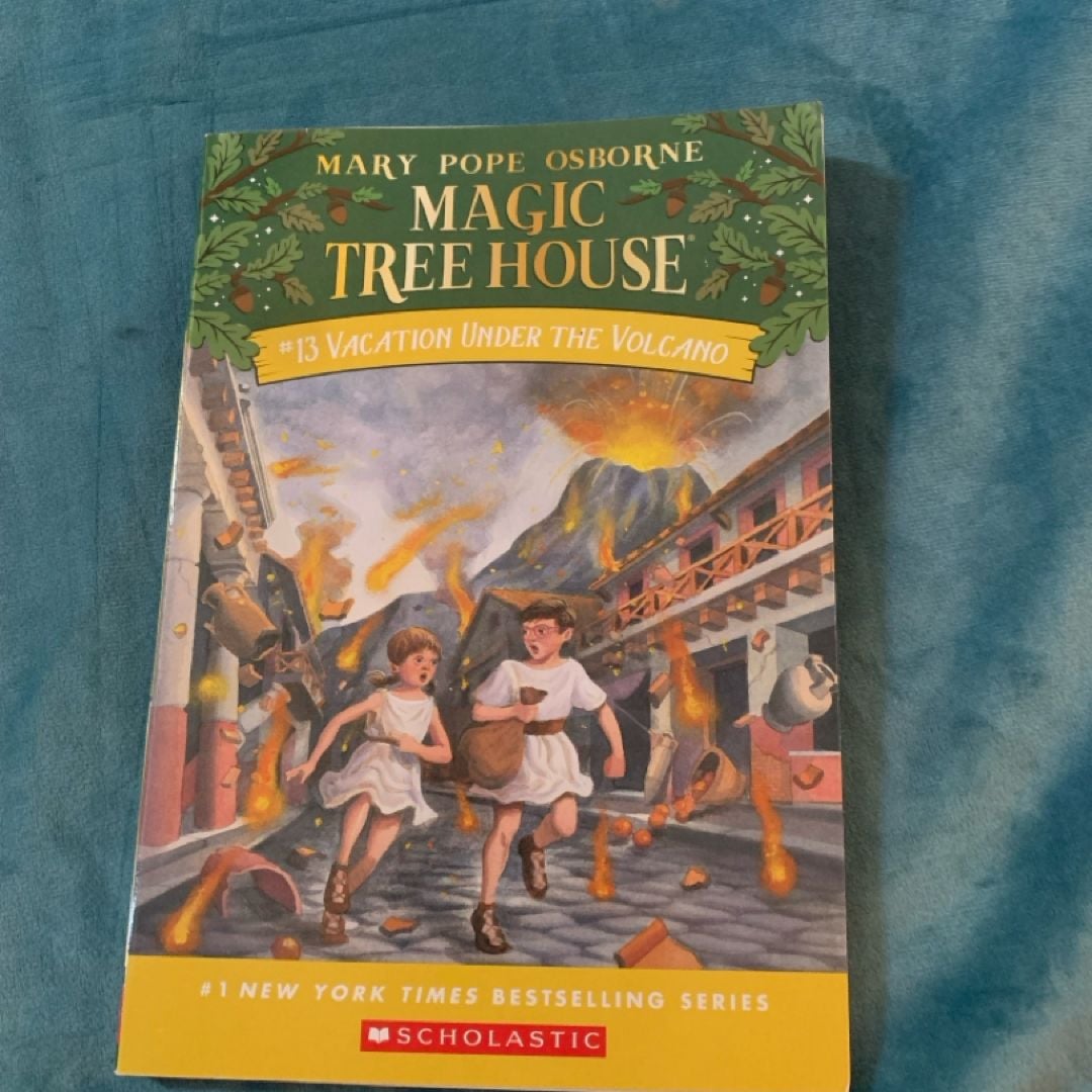 Magic Treehouse by Mary Pope Osborne, Paperback | Pangobooks