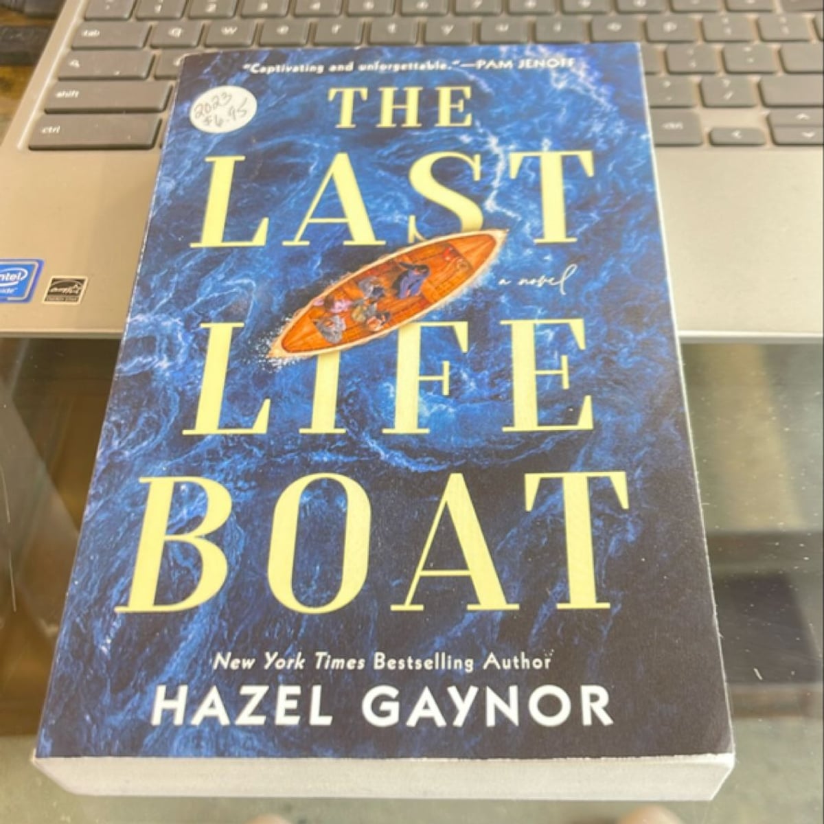 The Last Lifeboat by Hazel Gaynor, Paperback | Pangobooks