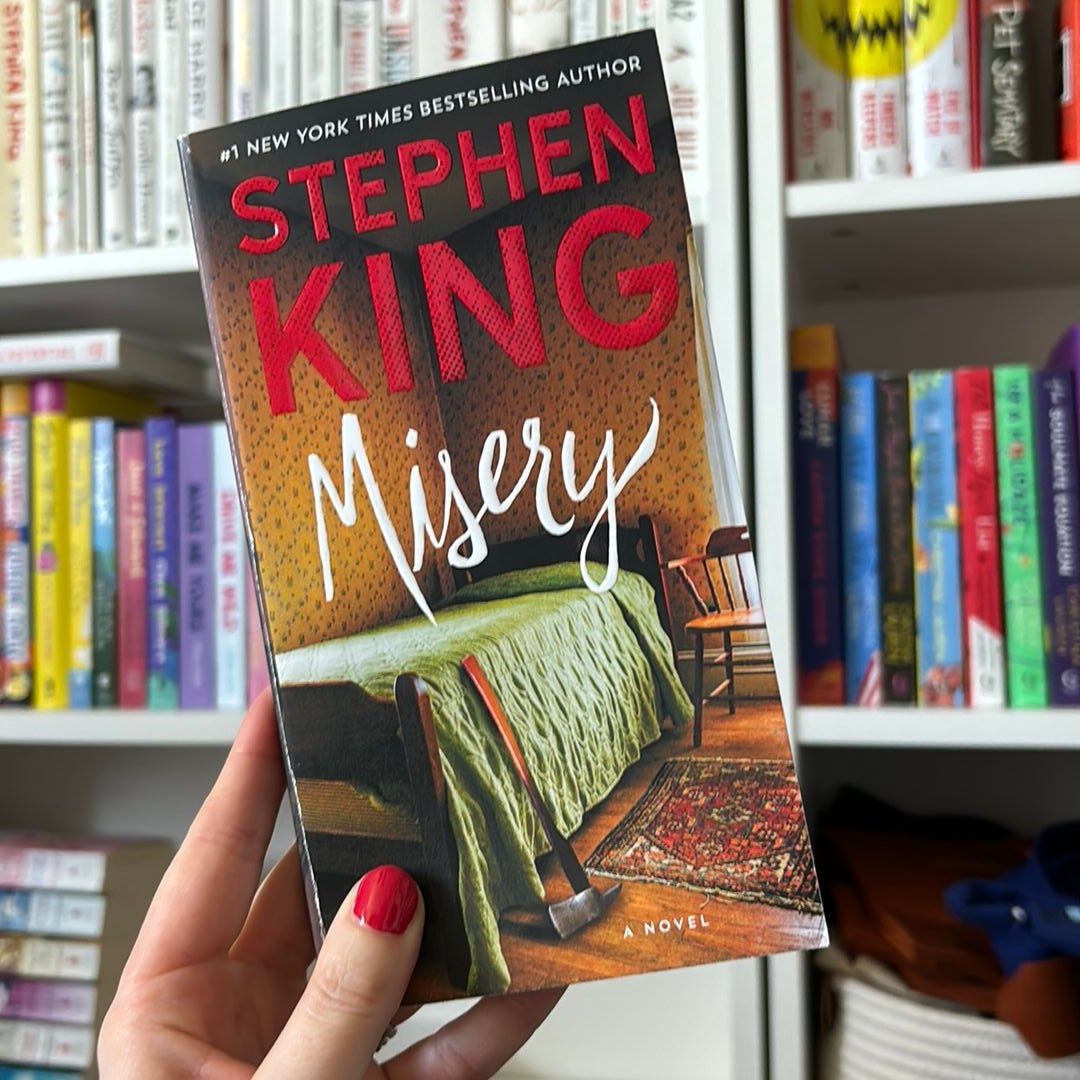 Misery by Stephen King, Paperback | Pangobooks