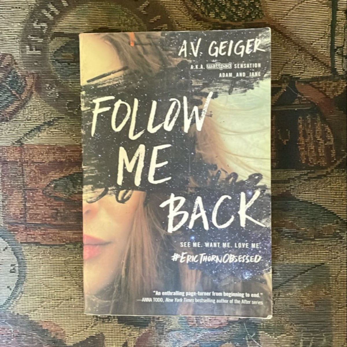 Follow me back by A.V Geiger, Paperback | Pangobooks