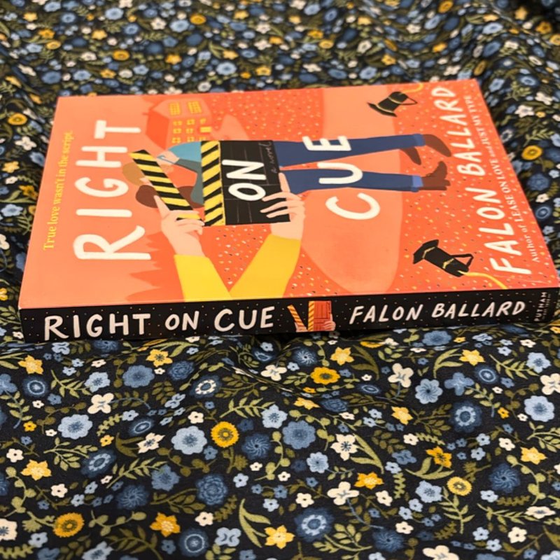 Right on Cue by , Paperback | Pangobooks