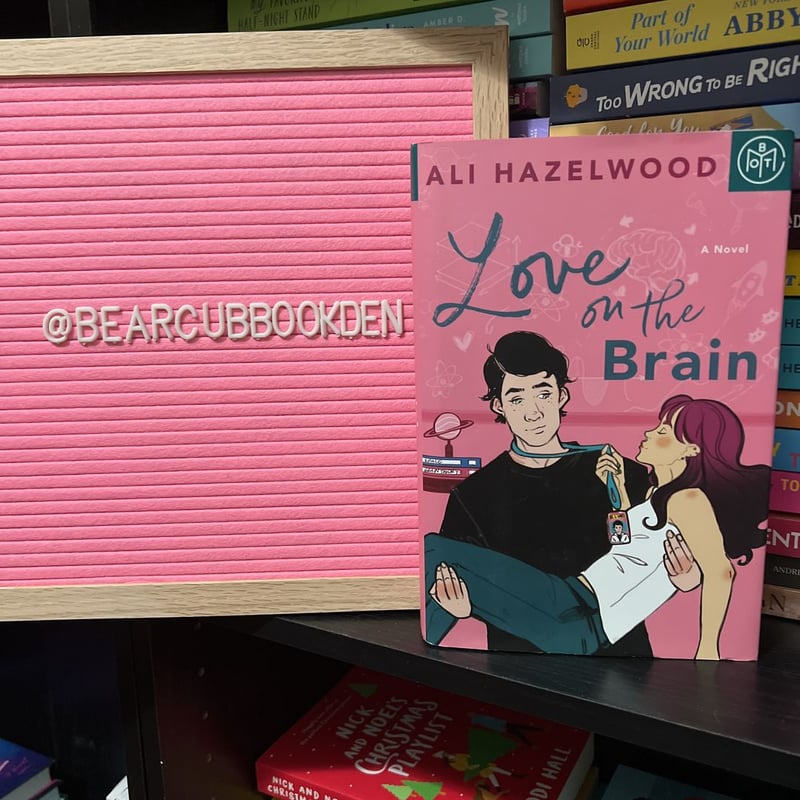 Love on the Brain by Ali Hazelwood, Hardcover | Pangobooks