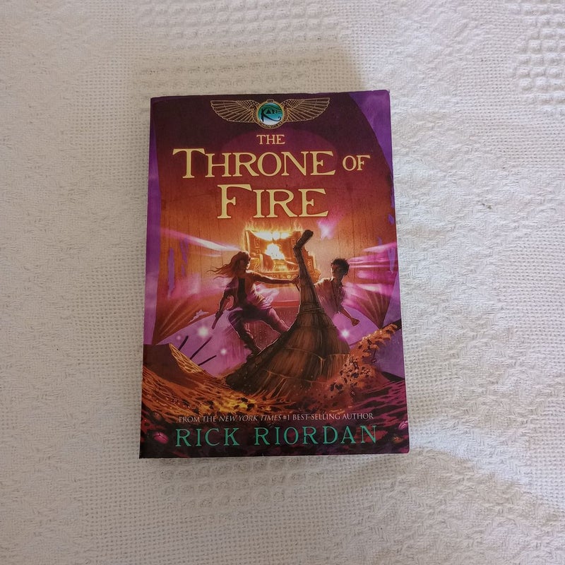The Throne of Fire by Rick Riordan, Paperback | Pangobooks