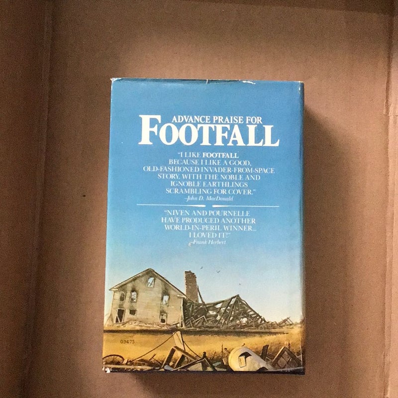 Footfall 17 by Larry Niven, Hardcover | Pangobooks