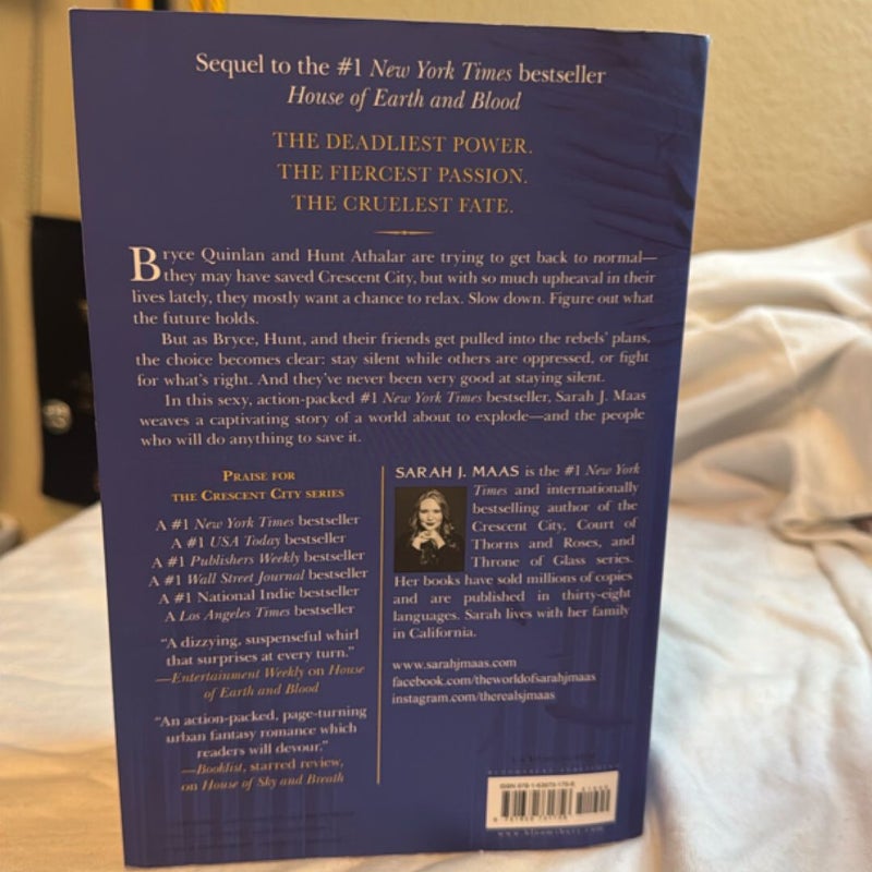 House of Sky and Breath by Sarah J. Maas, Paperback | Pangobooks
