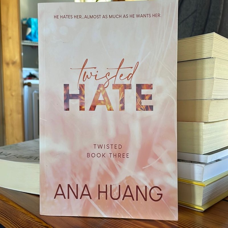 Twisted Hate by Ana Huang, Paperback | Pangobooks