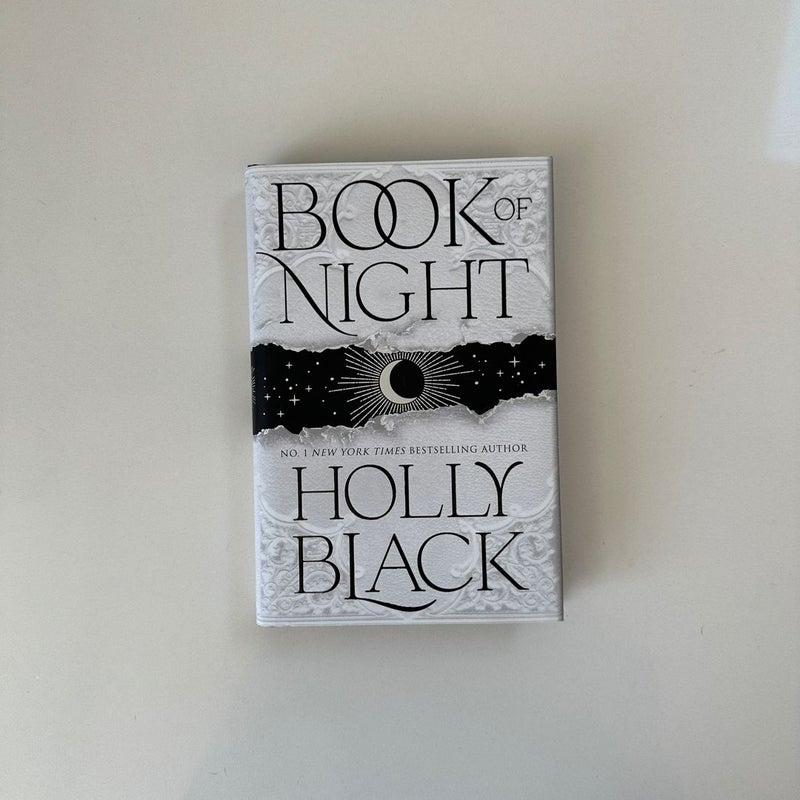 Book Of Night by Holly Black, Hardcover | Pangobooks