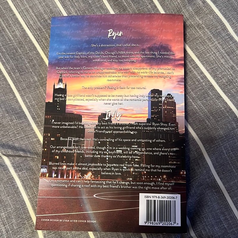 The Right Move by Liz Tomforde, Paperback | Pangobooks