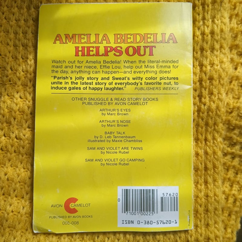 Amalia Bedelia Helps Out by Peggy Walsh, Paperback | Pangobooks