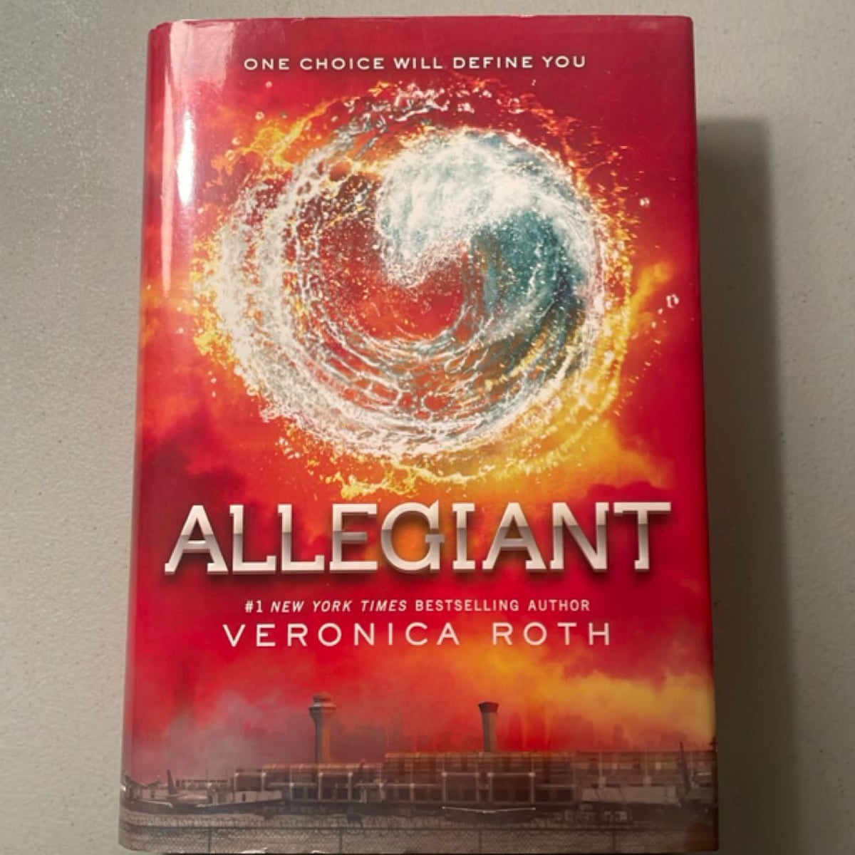 Allegiant by Veronica Roth, Hardcover | Pangobooks