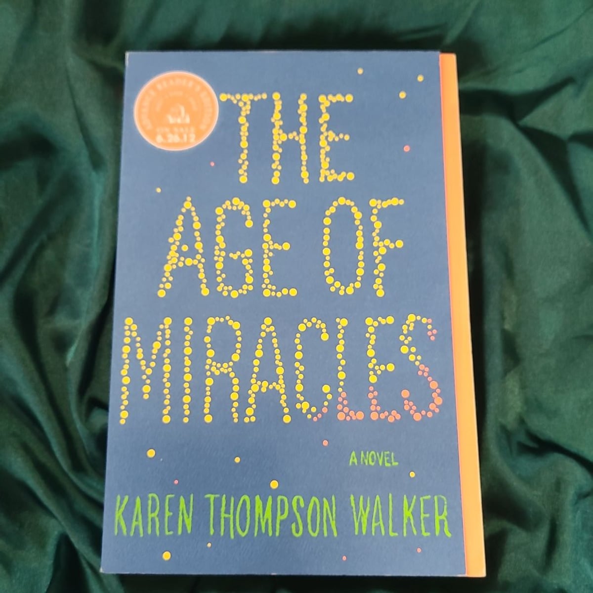 The Age of Miracles by Karen Thompson Walker, Hardcover | Pangobooks