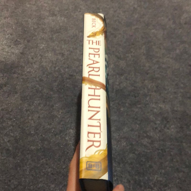 The Pearl Hunter by Miya T. Beck, Hardcover | Pangobooks