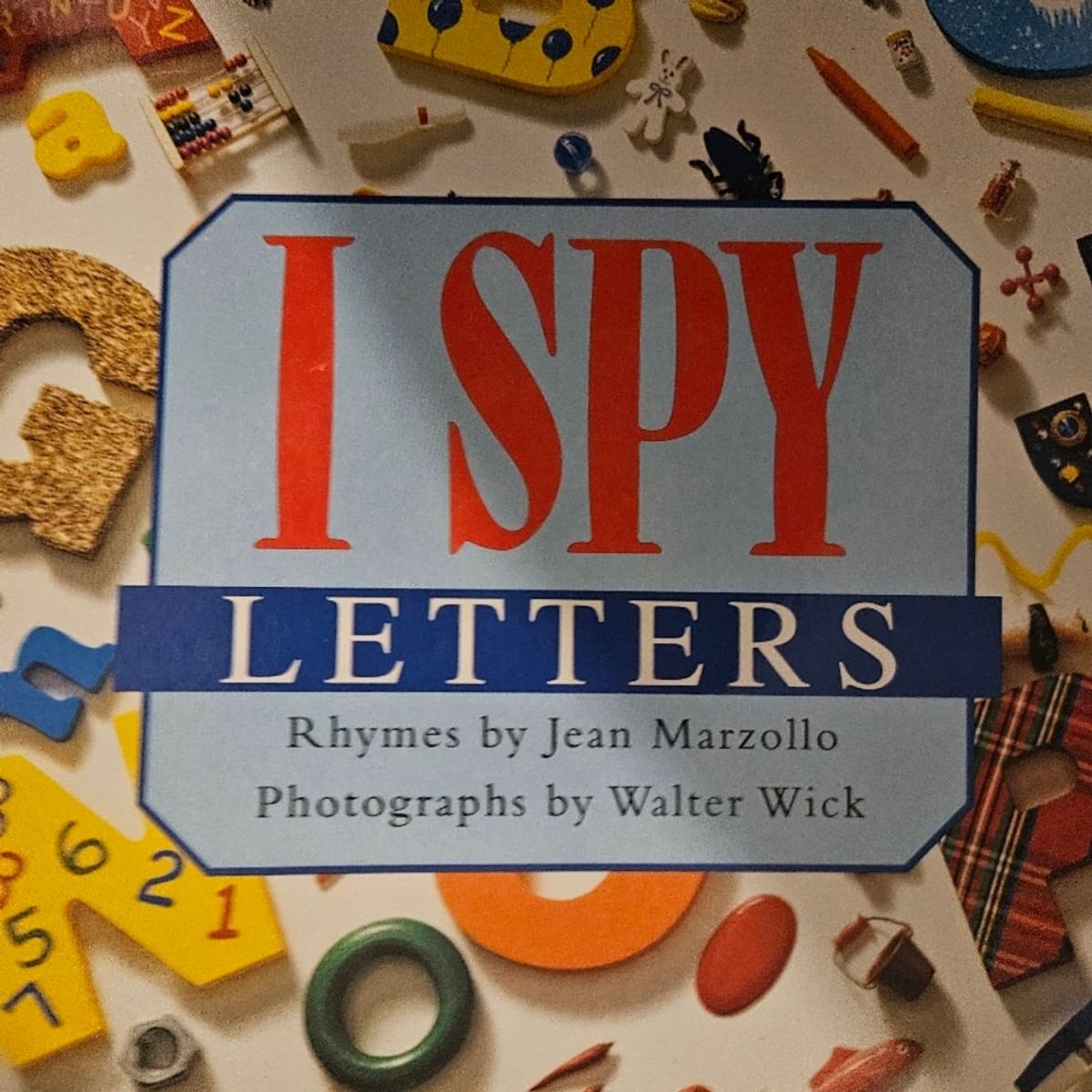 I spy letters by Marzolo, Paperback | Pangobooks