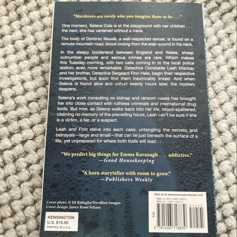 The Missing Hours by Emma Kavanagh, Paperback | Pangobooks