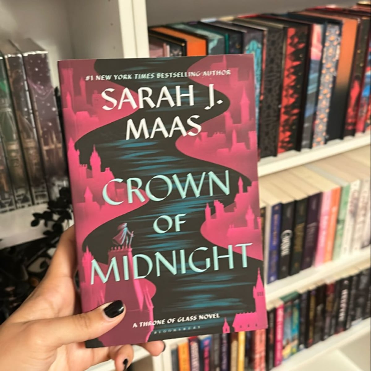 Crown of Midnight by Sarah J. Maas, Paperback | Pangobooks