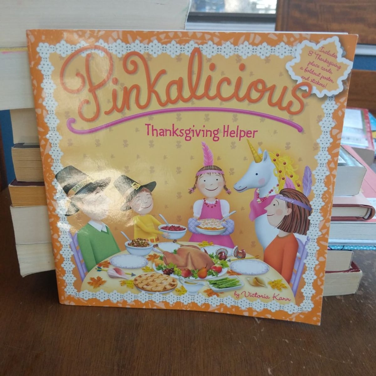 Pinkalicious: Thanksgiving Helper by Victoria Kann