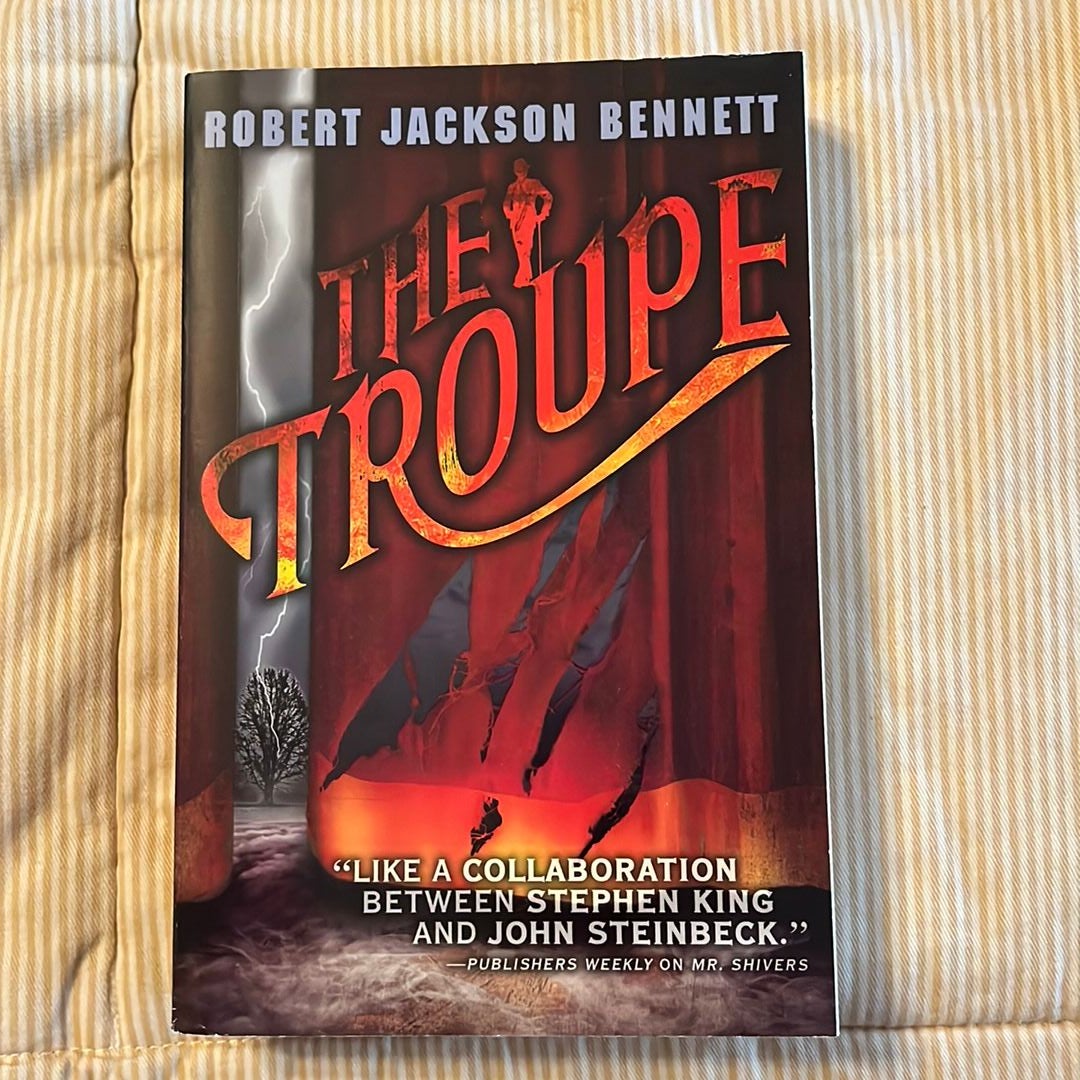 The Troupe by Robert Jackson Bennett, Paperback | Pangobooks