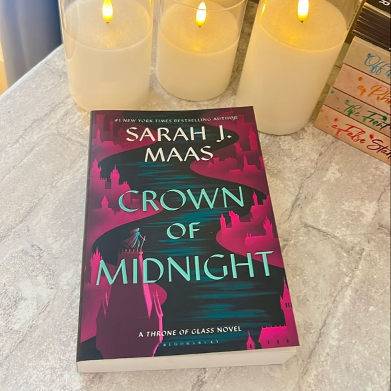 Crown of Midnight by Sarah J. Maas, Paperback | Pangobooks