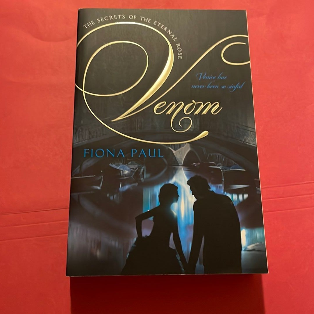 Venom by Fiona Paul, Paperback | Pangobooks