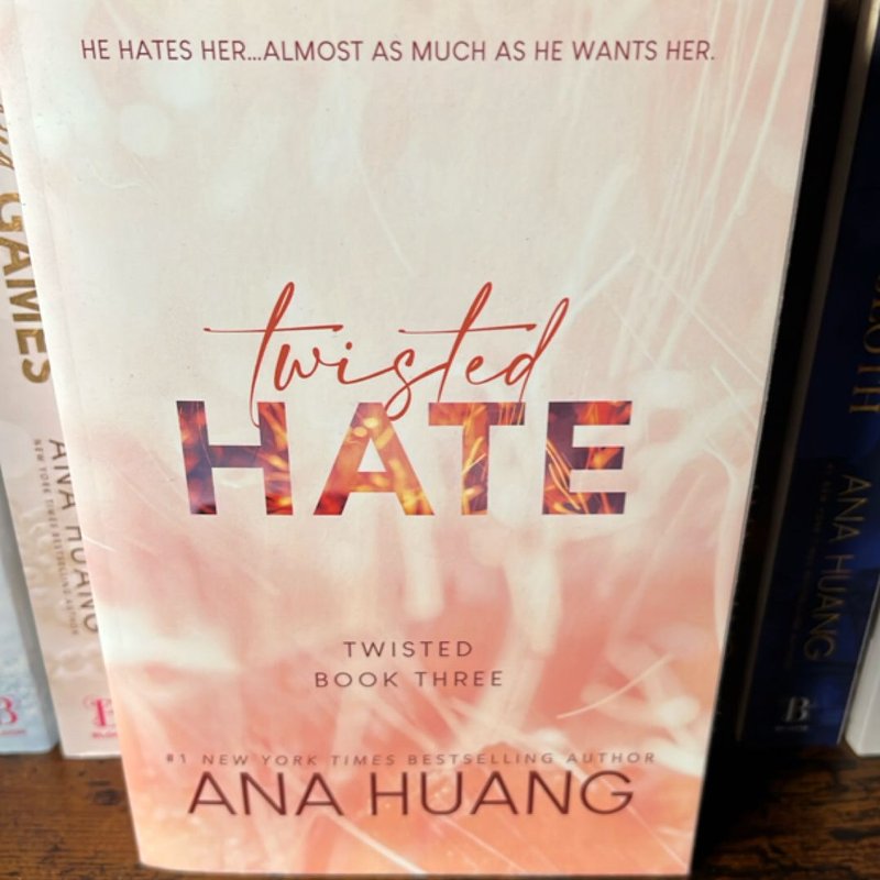 Twisted Hate by Ana Huang, Paperback | Pangobooks