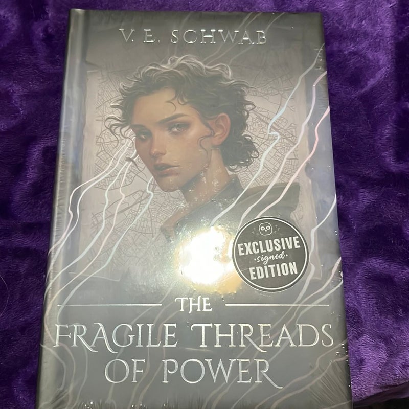 The fragile threads of power by V. E. Schwab, Hardcover | Pangobooks
