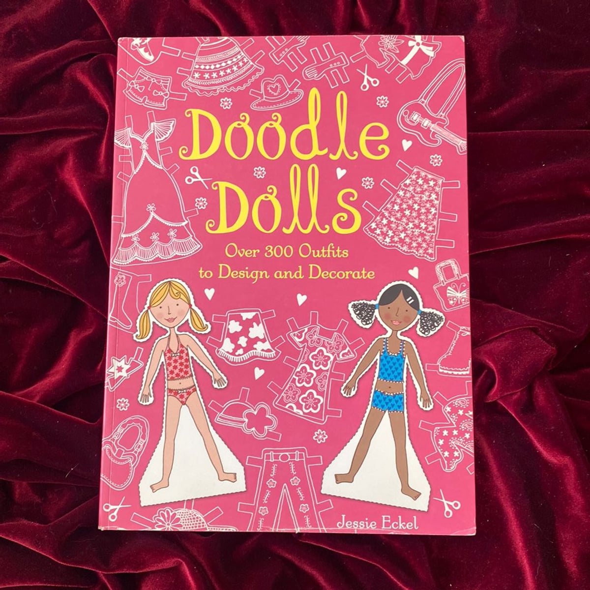 Doodle Dolls by Jessie Eckel, Paperback | Pangobooks