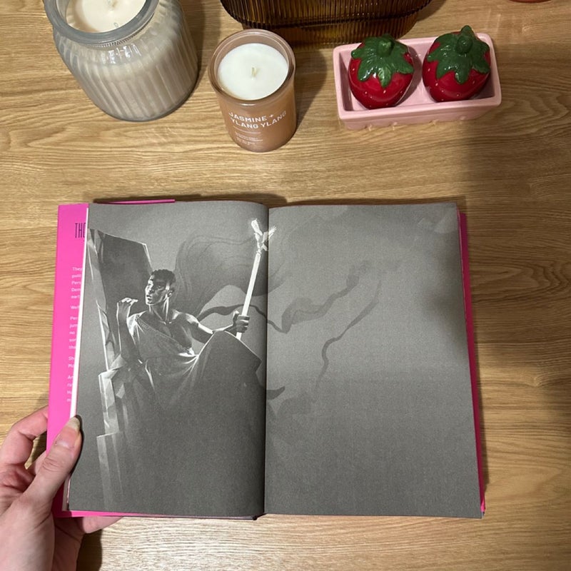 Girl, Goddess, Queen by Bea Fitzgerald , Hardcover | Pangobooks