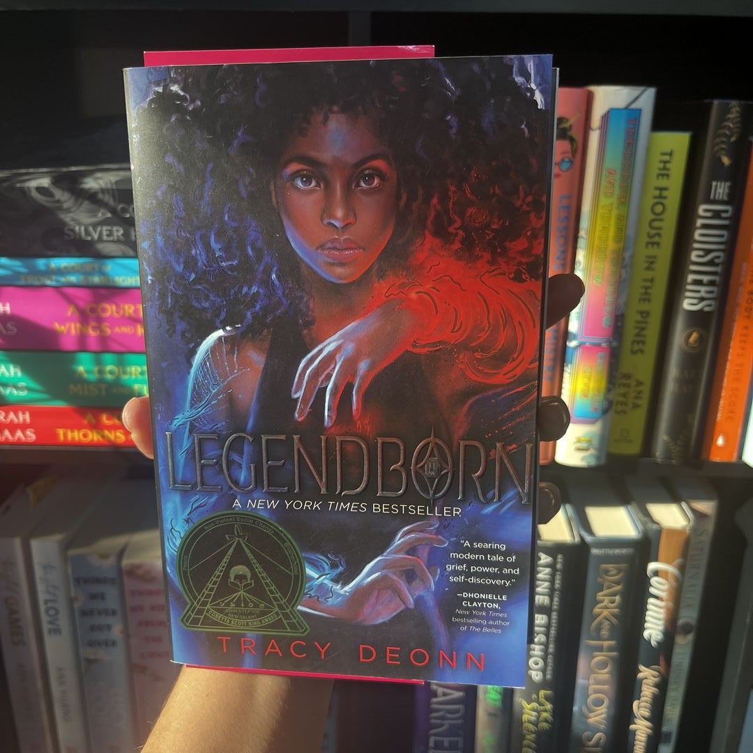 Legendborn by Tracy Deonn, Paperback | Pangobooks