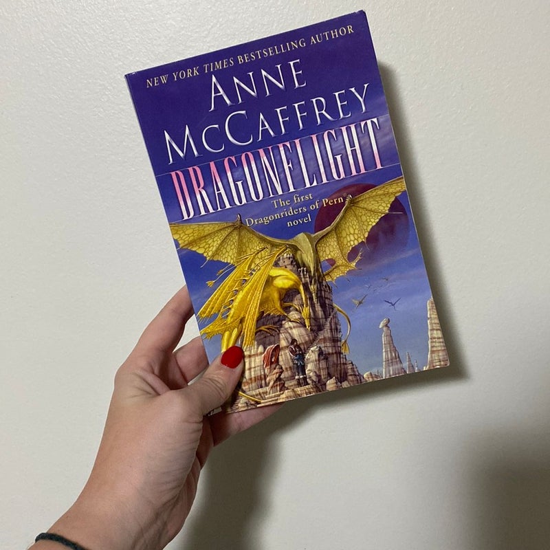 Dragonflight by Anne McCaffrey, Paperback | Pangobooks