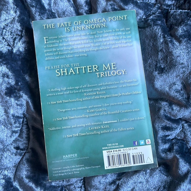 Ignite Me by Tahereh Mafi, Paperback | Pangobooks