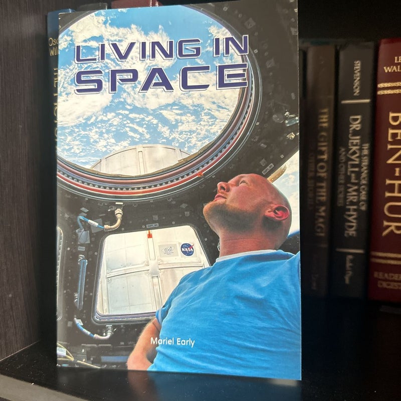 Myview Literacy 2020 Leveled Reader Grade 4: Living in Space by Scott ...