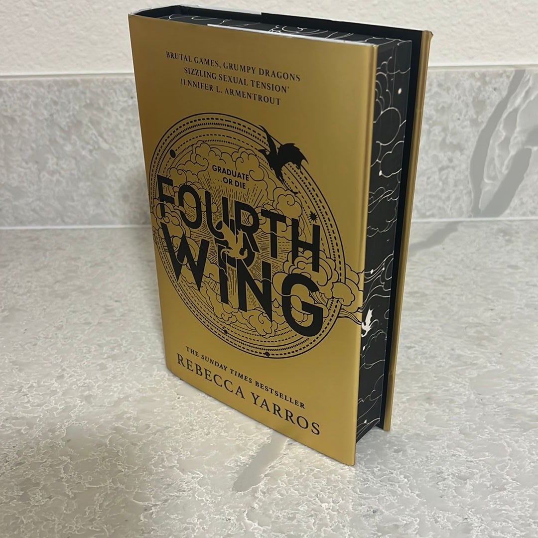 Waterstones Exclusive Fourth Wing (Sprayed Edges) by Rebecca Yarros ...