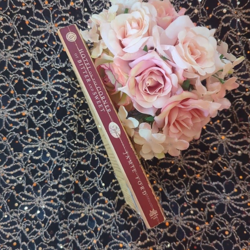 Hotel on the Corner of Bitter and Sweet by , Paperback | Pangobooks