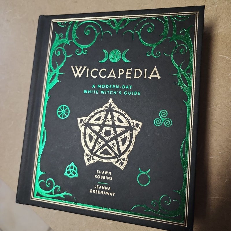 Wiccapedia by Shawn Robbins, Leanna Greenaway