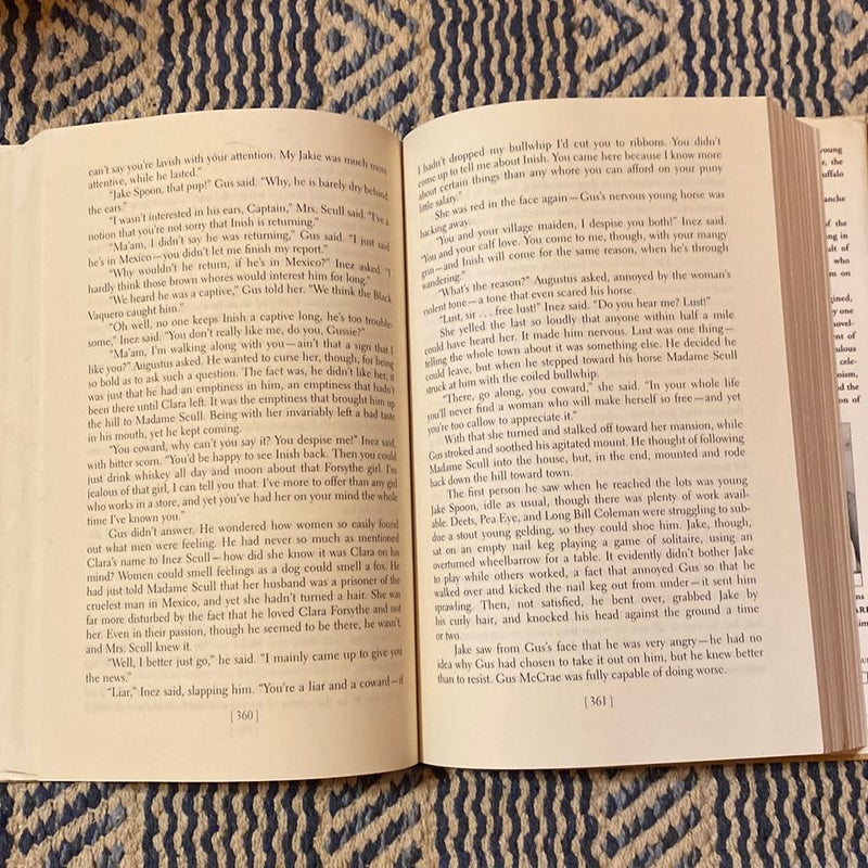 Comanche Moon by Larry McMurtry , Hardcover | Pangobooks