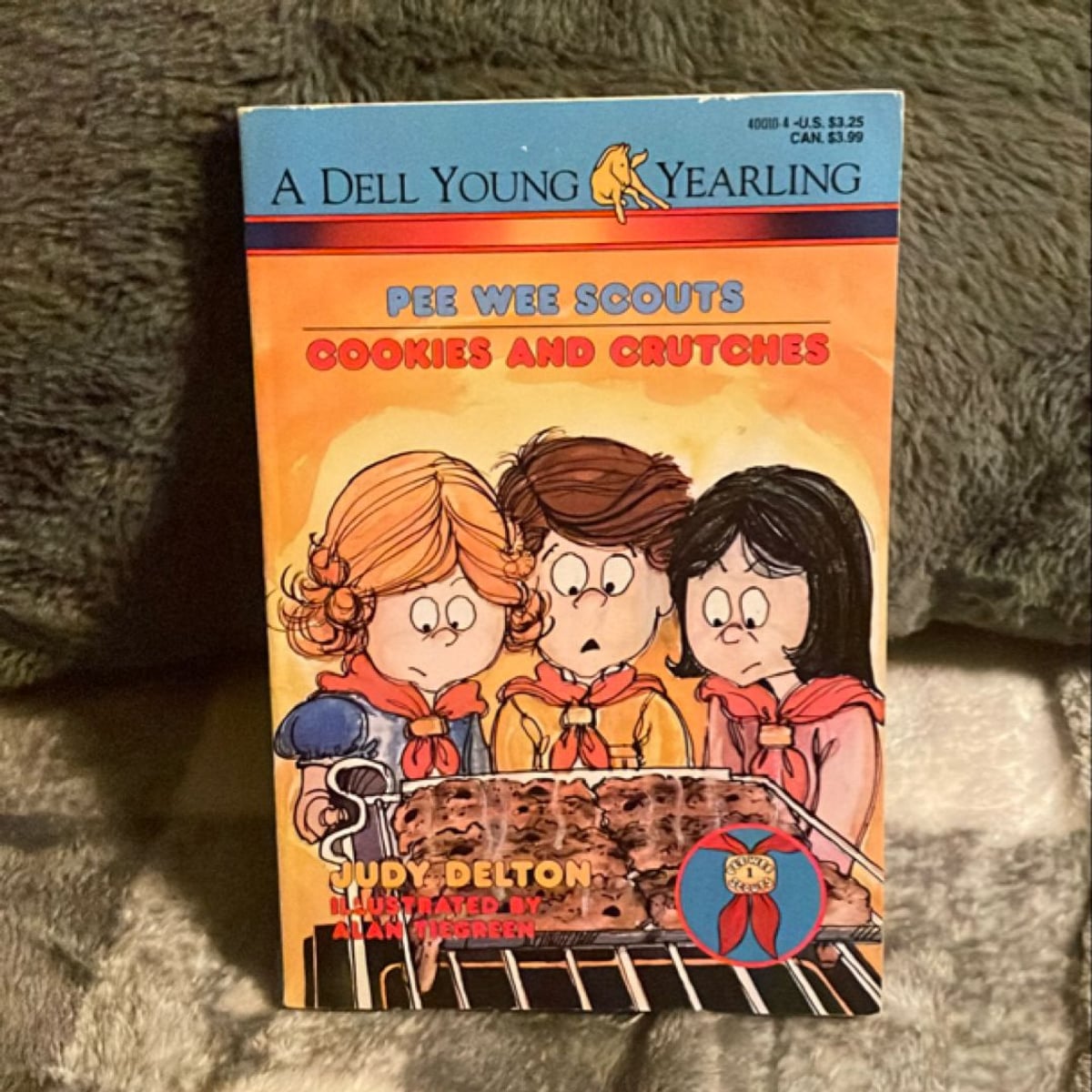 Pee Wee Scouts Cookies and Crutches by Judy Delton, Paperback | Pangobooks