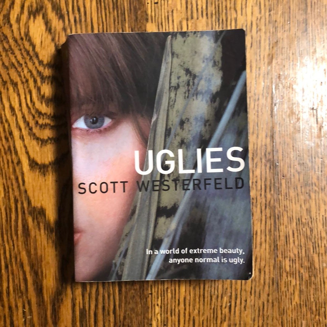 Uglies by Scott Westerfeld; Rodrigo Corral, Paperback | Pangobooks