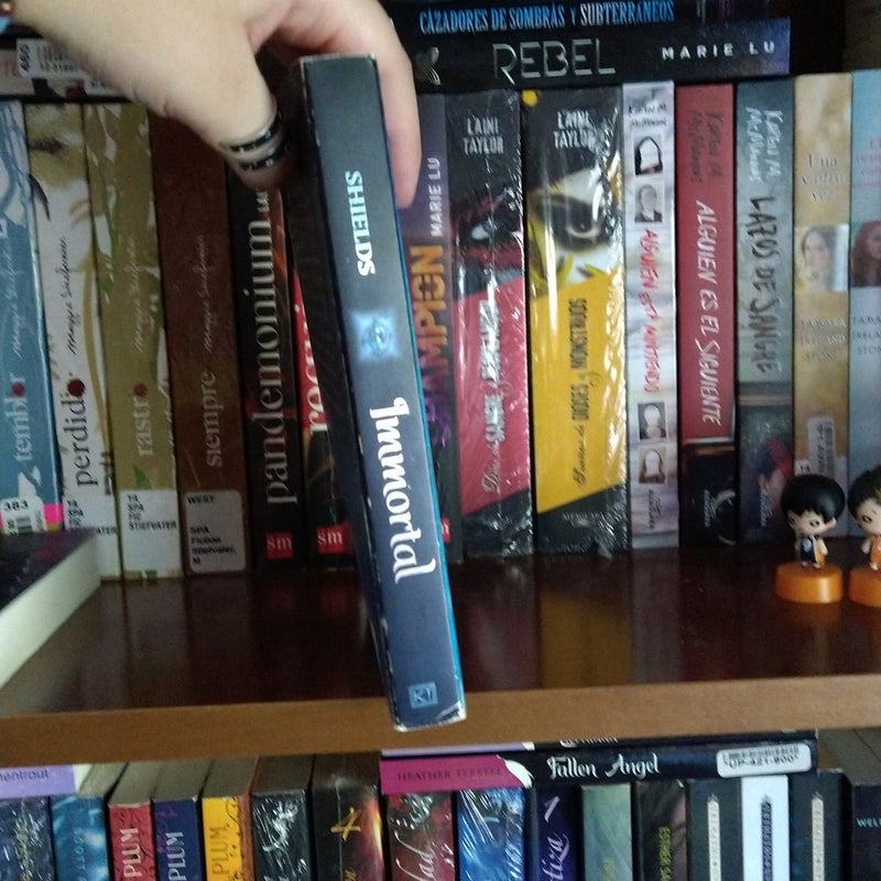 Immortal by Gillian Shields, Paperback | Pangobooks