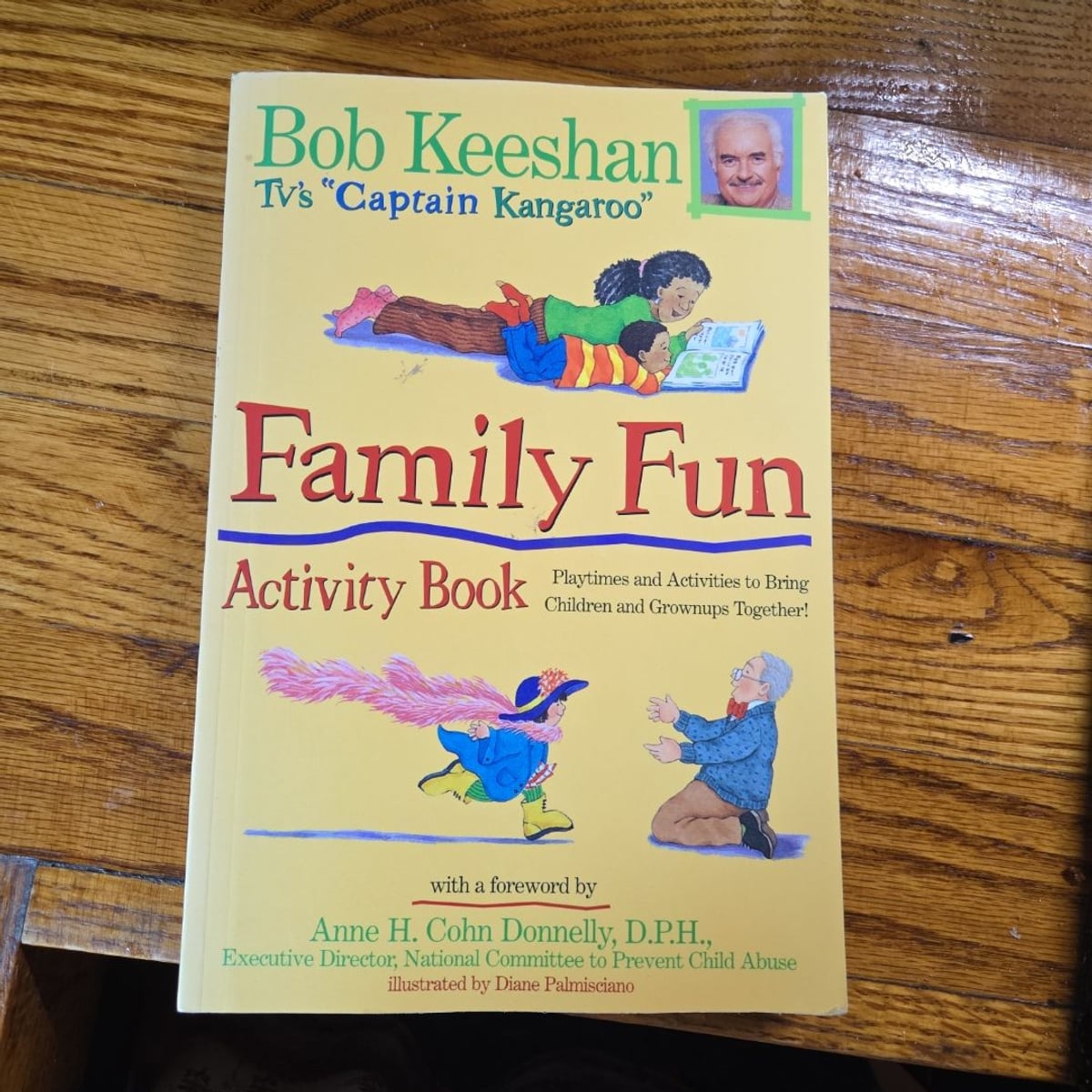 Family Fun Activity Book by Robert Keeshan, Ann C. Donnelly, Bob Keeshan