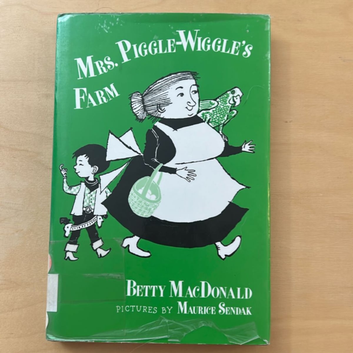 Mrs. Piggle-Wiggle's Farm by Betty Bard MacDonald, Maurice Sendak