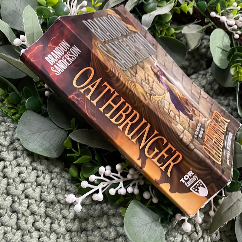 Oathbringer by Brandon Sanderson, Paperback | Pangobooks