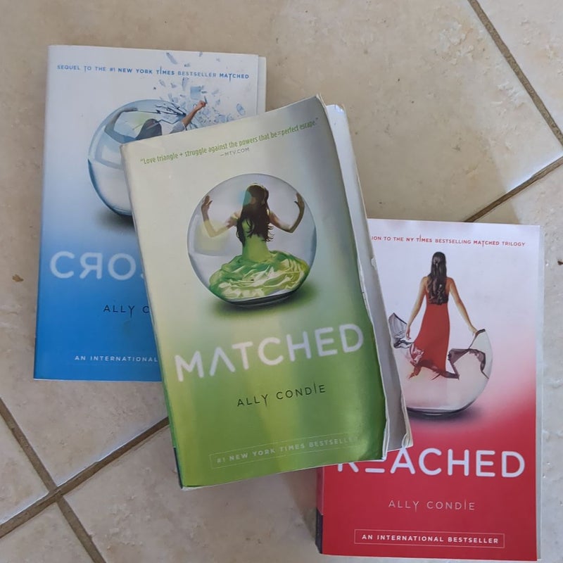 Set of 3 Matched Series by Ally Condie, Paperback | Pangobooks