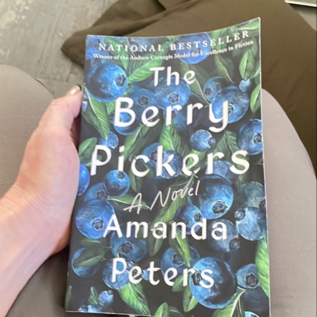 The Berry Pickers by Amanda Peters, Paperback | Pangobooks