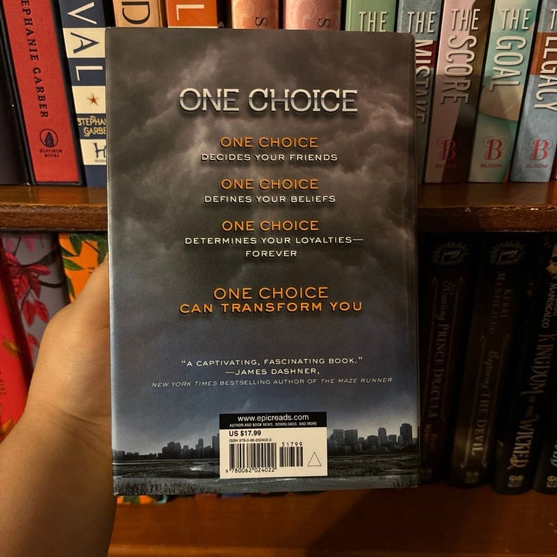 Divergent first edition by Veronica Roth , Hardcover | Pangobooks