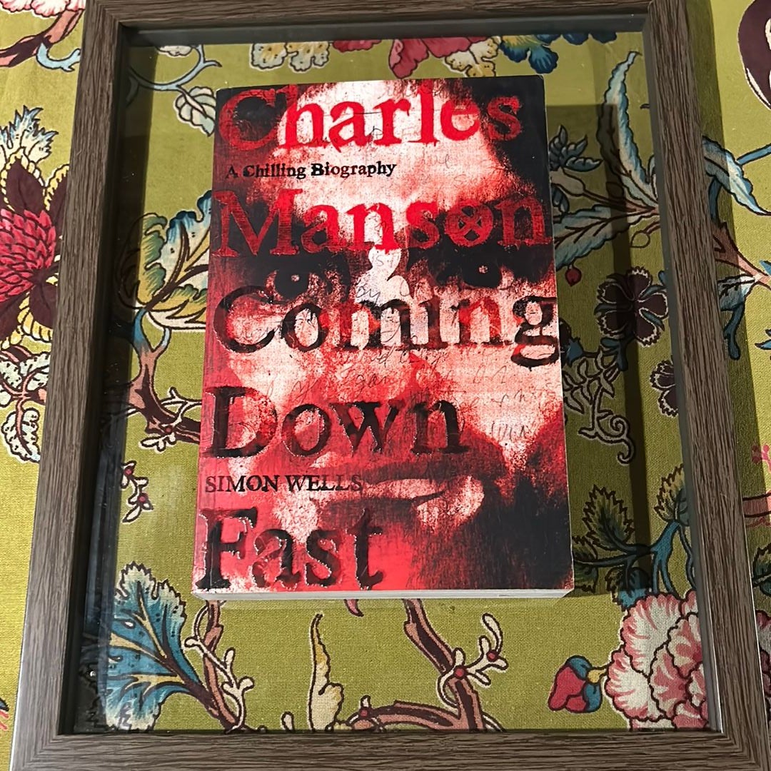 Charles Manson by Simon Wells, Paperback | Pangobooks