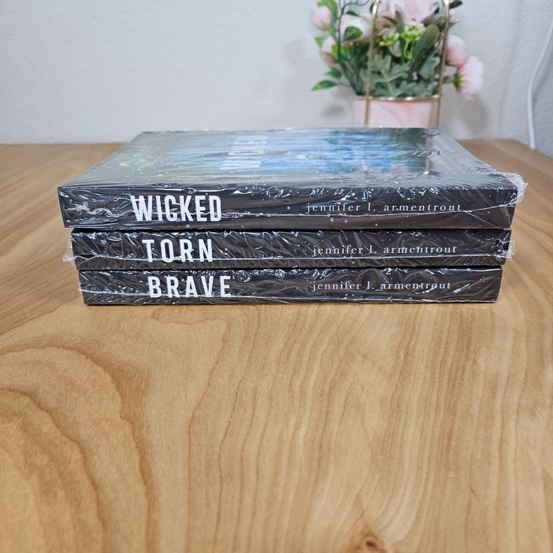 Wicked Trilogy by Jennifer L Armentrout, Paperback | Pangobooks