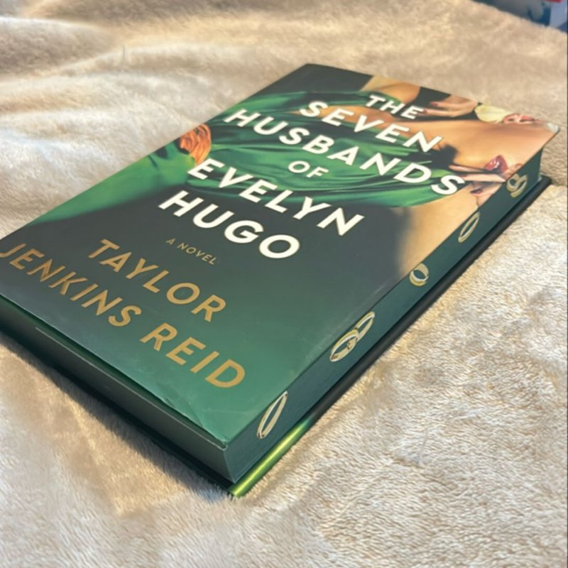 The Seven Husbands of Evelyn Hugo: Deluxe Edition Hardcover by Taylor ...