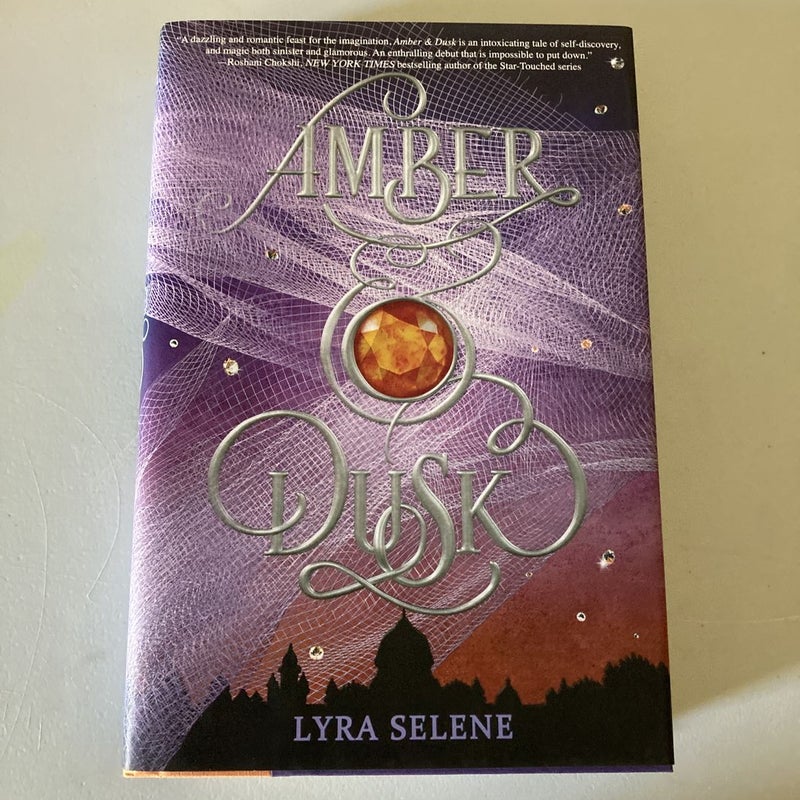 Amber and Dusk by Lyra Selene , Hardcover | Pangobooks