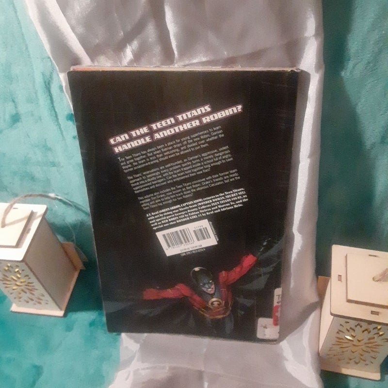 Teen Titans - Team Building by J. T. Krul, Paperback | Pangobooks